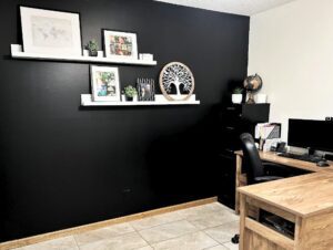 The BEST Black Paint - BEHR LIMOUSINE LEATHER - Living Savvy